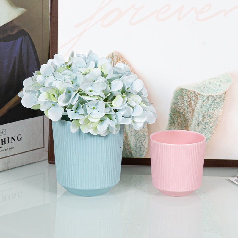 MACETERO RESINAS 11CM D217